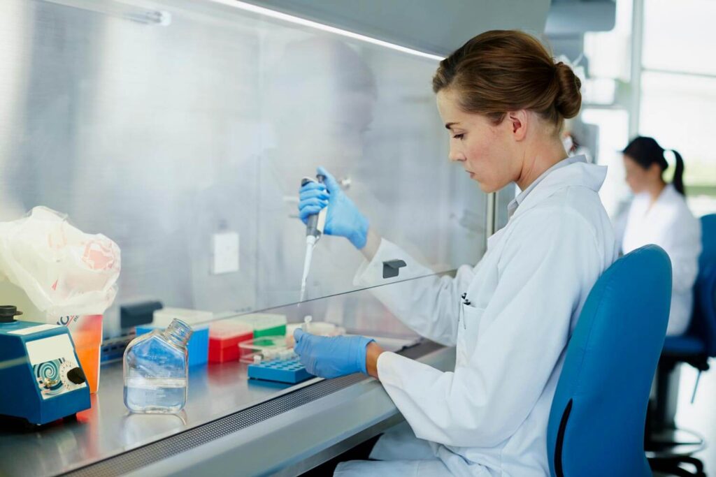 Fume Hood Testing - DYNAMIC FLOW BALANCING